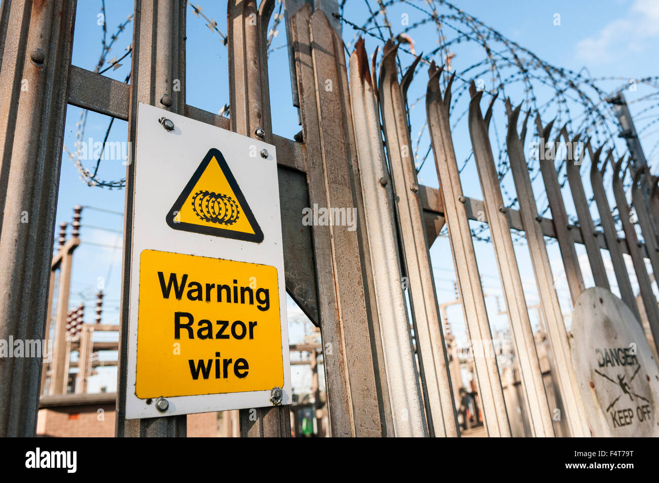 Electricity substation warning sign hi-res stock photography and images ...