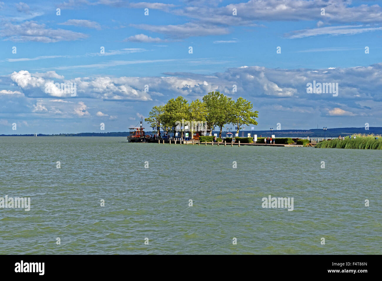 Bank promenade, mole, jetty, flat lake, Balaton, boat Stock Photo - Alamy