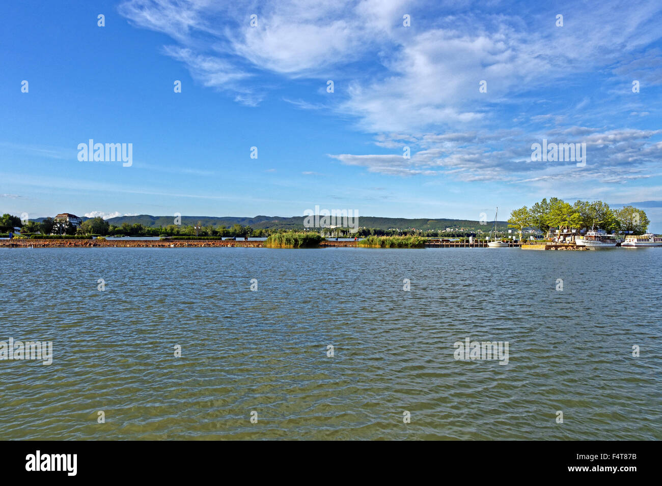 Boat jetty excursion boats hi-res stock photography and images - Alamy