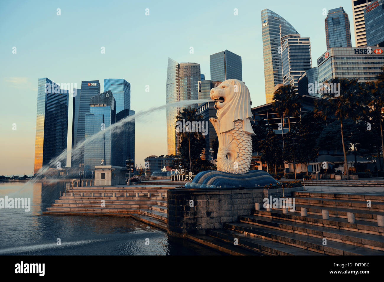 Largest merlion in singapore hi-res stock photography and images - Alamy