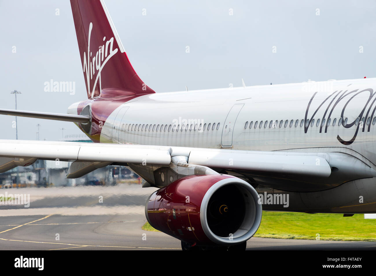 Virgin atlantic airbus a330 300 hi-res stock photography and images - Alamy