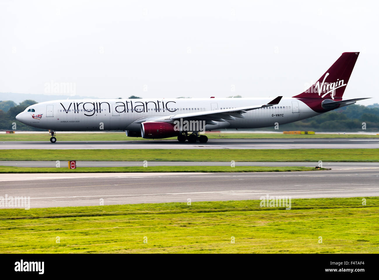 Virgin atlantic airbus a330 300 hi-res stock photography and images - Alamy