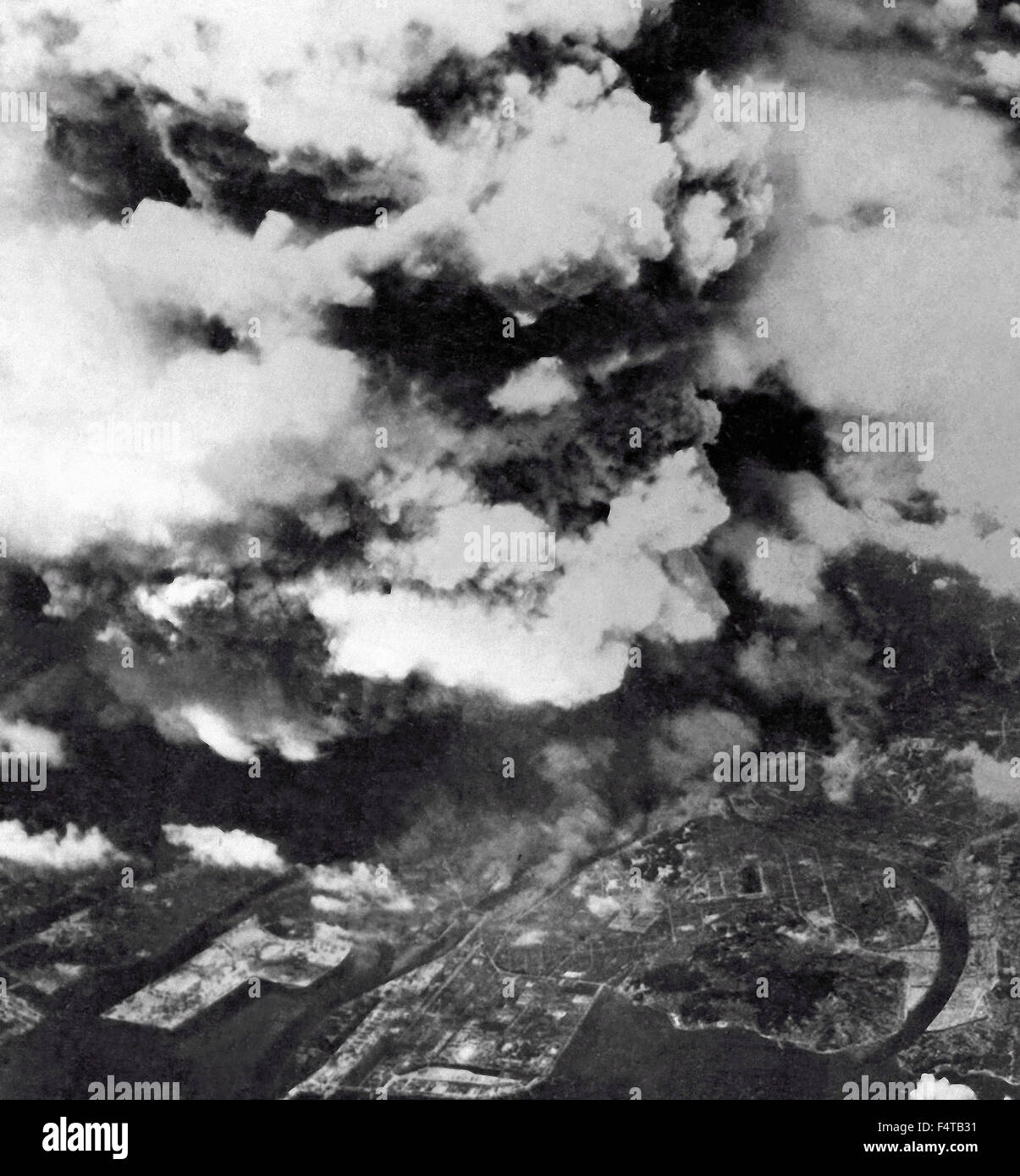 Atomic bomb explosion japan hi-res stock photography and images - Alamy