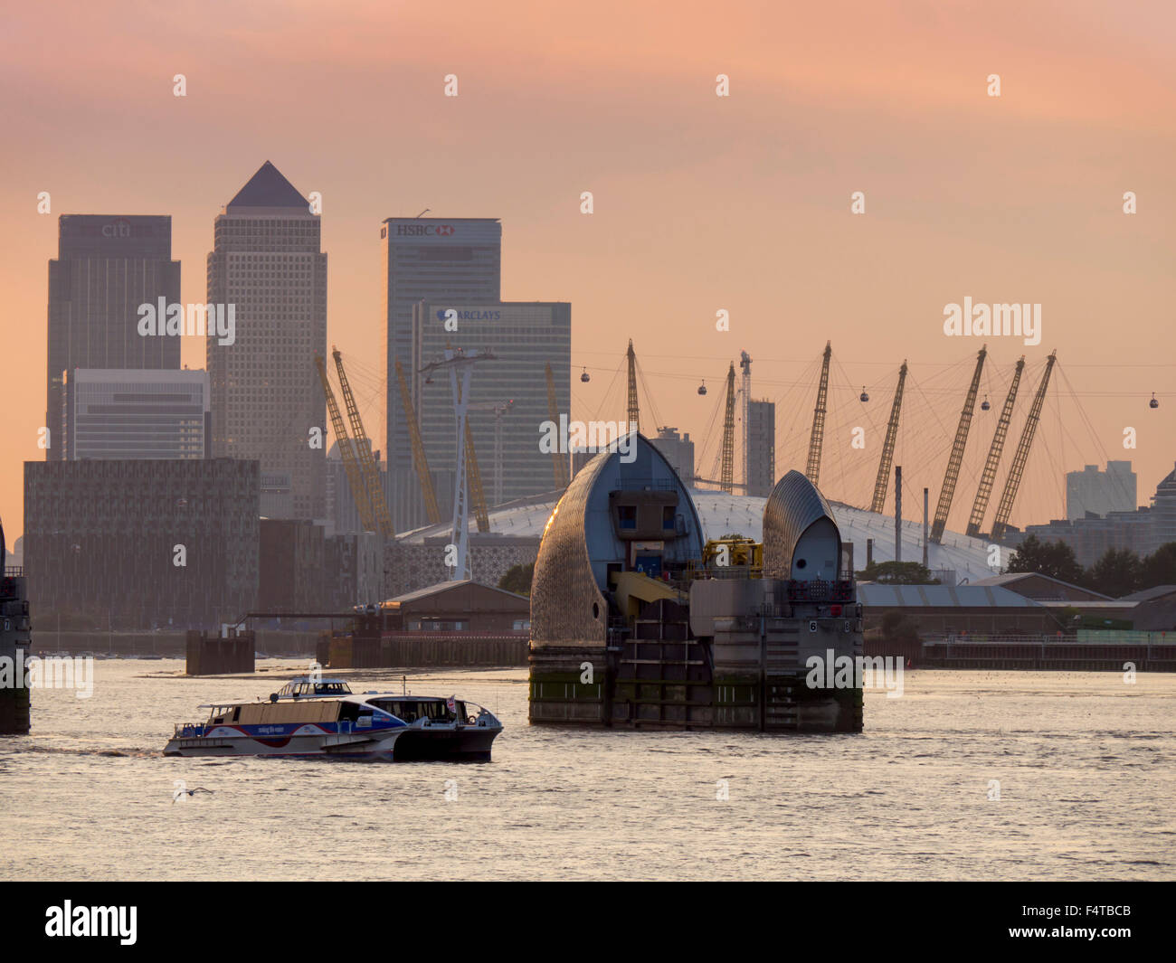 Emirates skyline london hi-res stock photography and images - Alamy