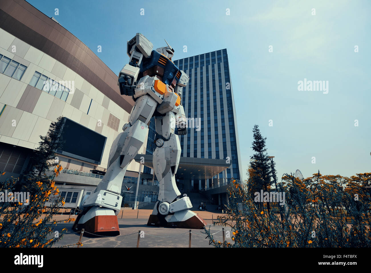 TOKYO, JAPAN - MAY 15: Giant Gundam Robot statue at Divercity on May 15 ...