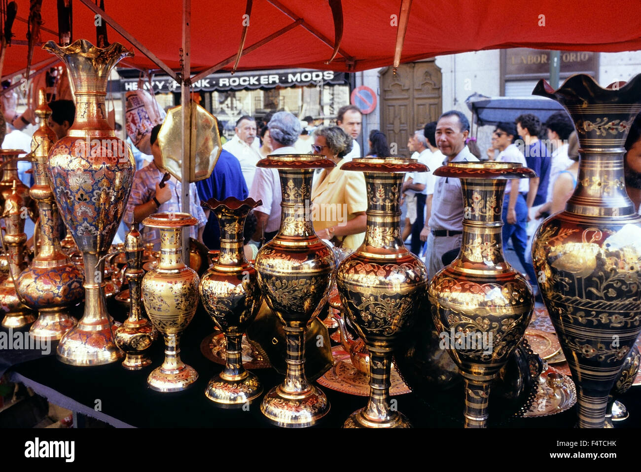 El rastro flea market hi-res stock photography and images - Alamy