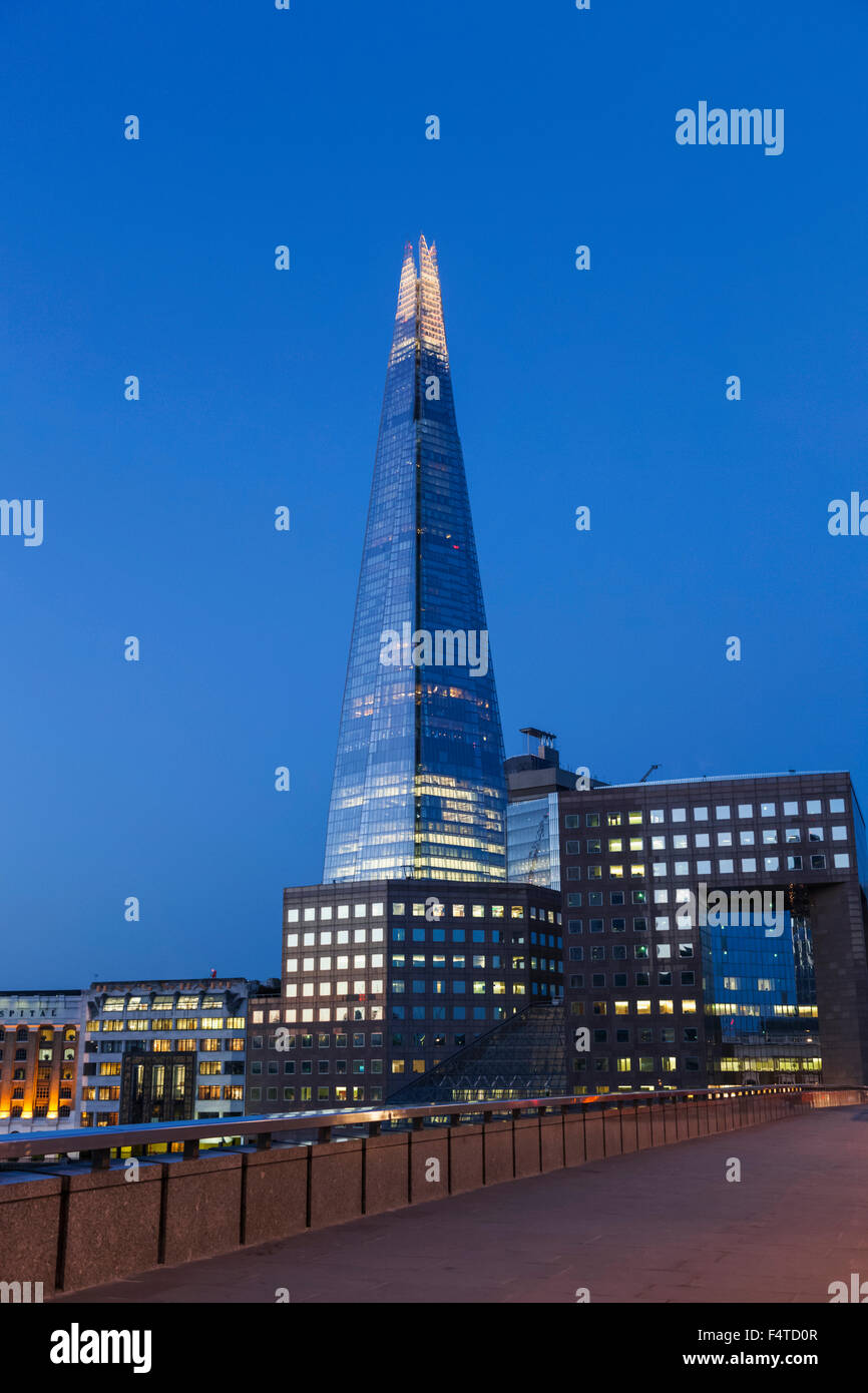 Southwark bridge road hi-res stock photography and images - Alamy