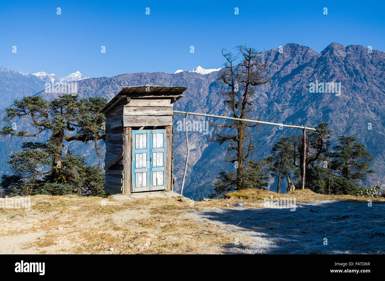 An outdoor mountain toilet hi-res stock photography and images - Alamy