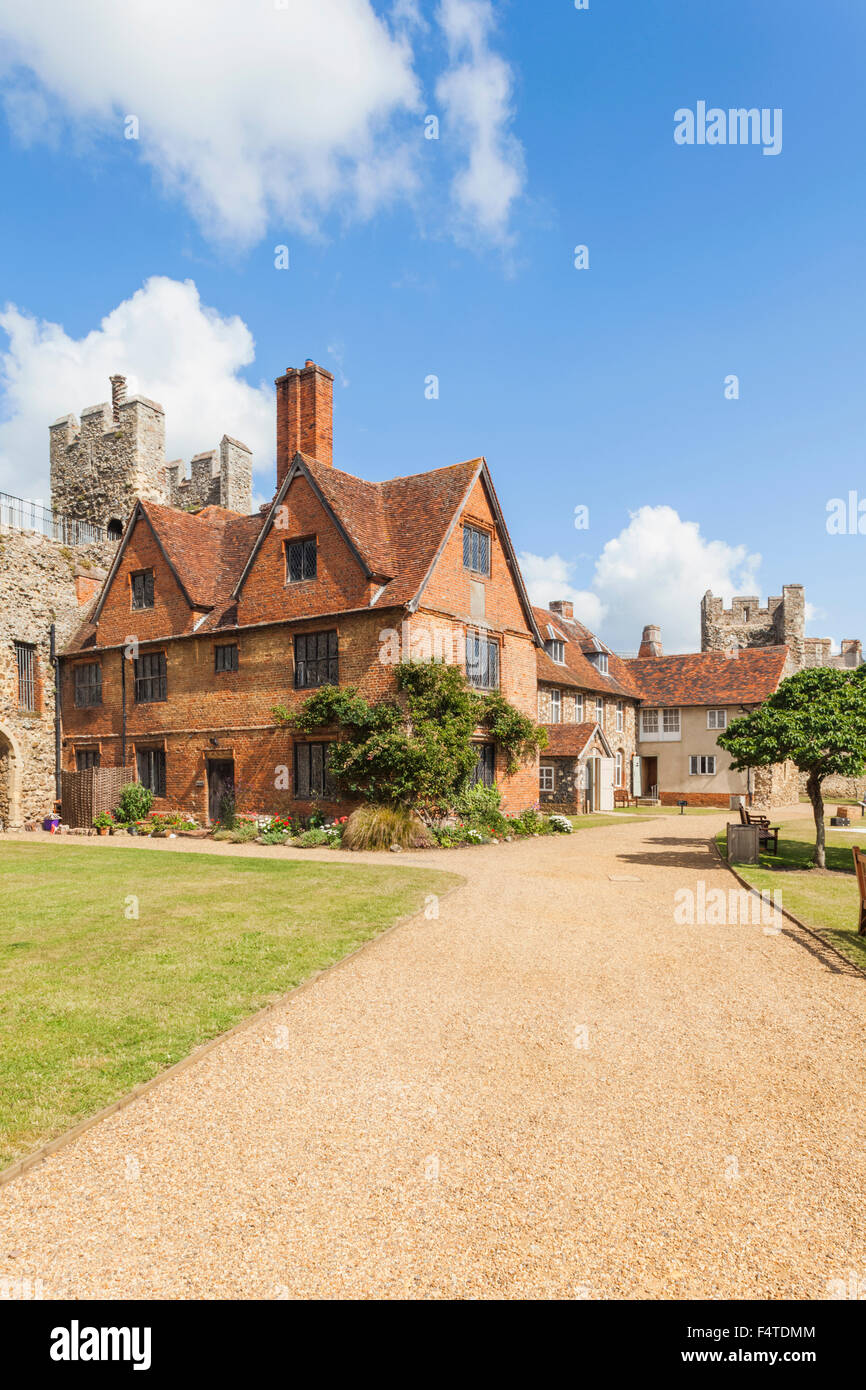Framlingham castle suffolk uk hi-res stock photography and images - Alamy