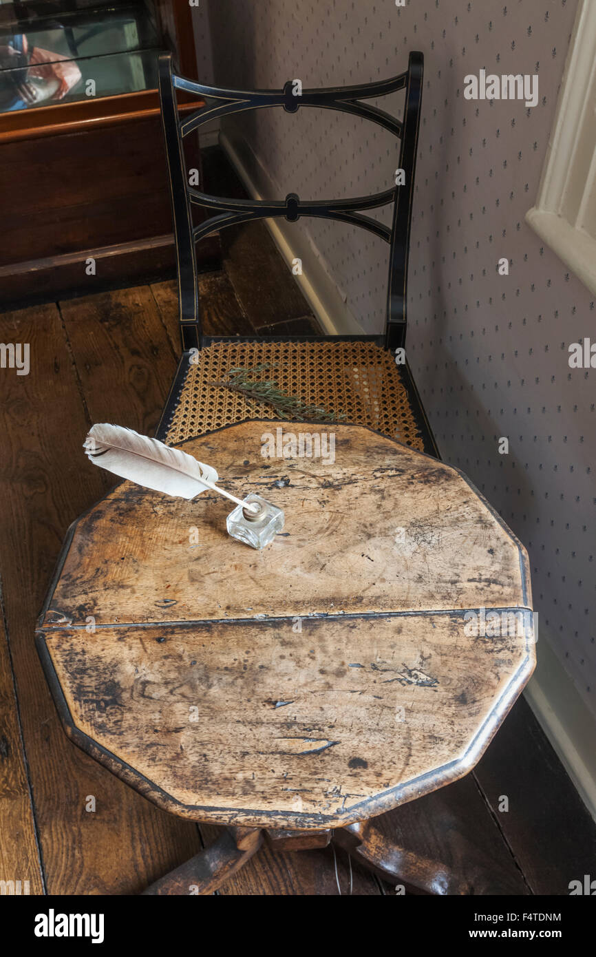 Jane austens writing table hi-res stock photography and images - Alamy