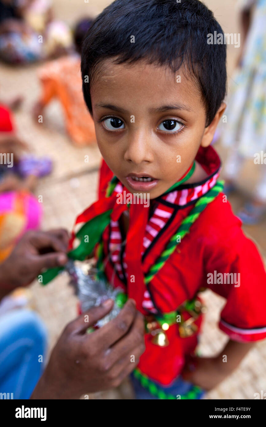 Portrait of shia boy hi-res stock photography and images - Alamy