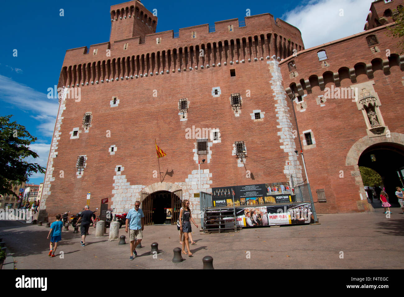 Castle perpignan france castle hi-res stock photography and images - Alamy