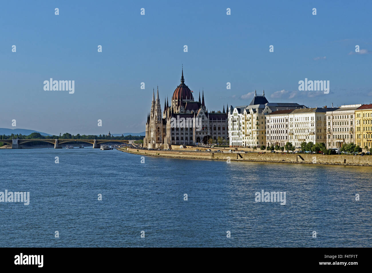 Town view with parliament hi-res stock photography and images - Alamy