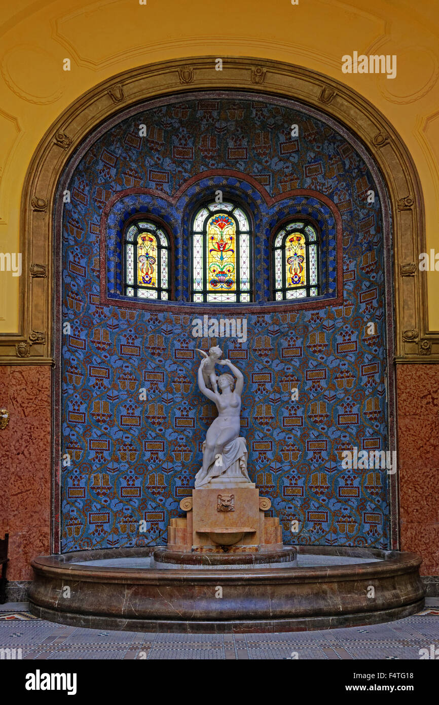 Gellert bath, well Stock Photo - Alamy