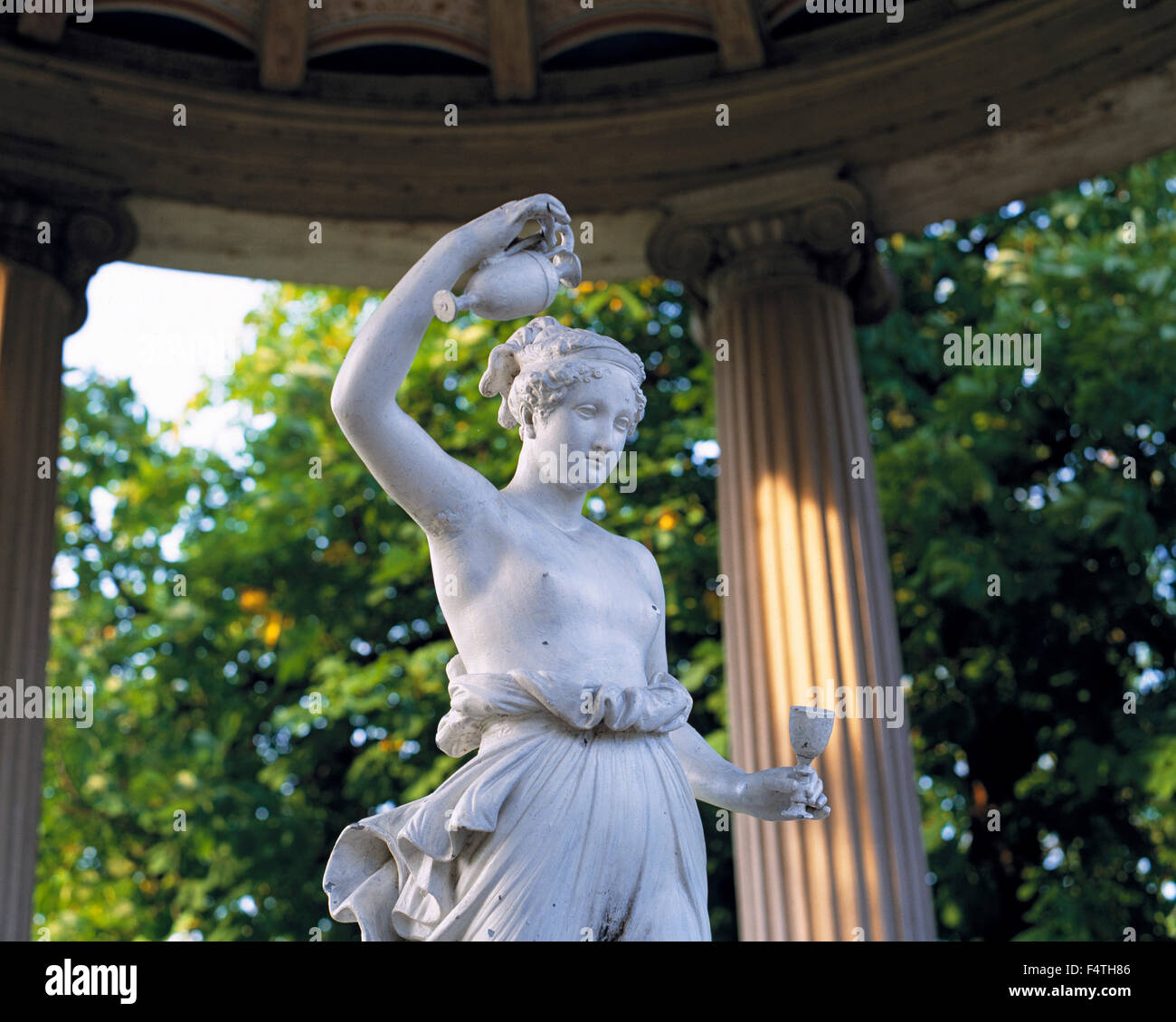 Hebe goddess of youth hi-res stock photography and images - Alamy