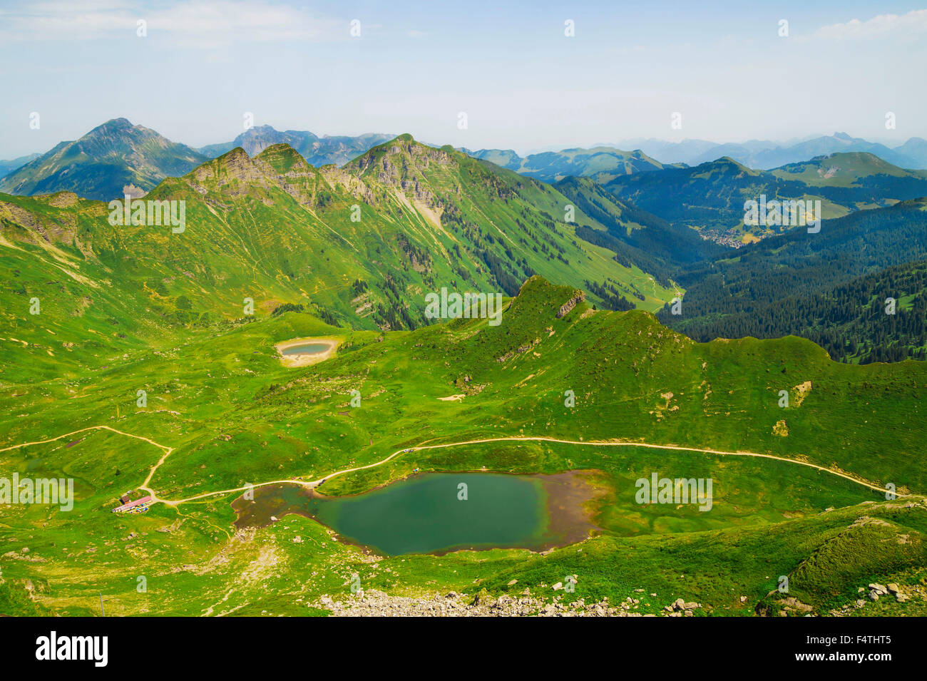 Lac vert trail hi-res stock photography and images - Alamy
