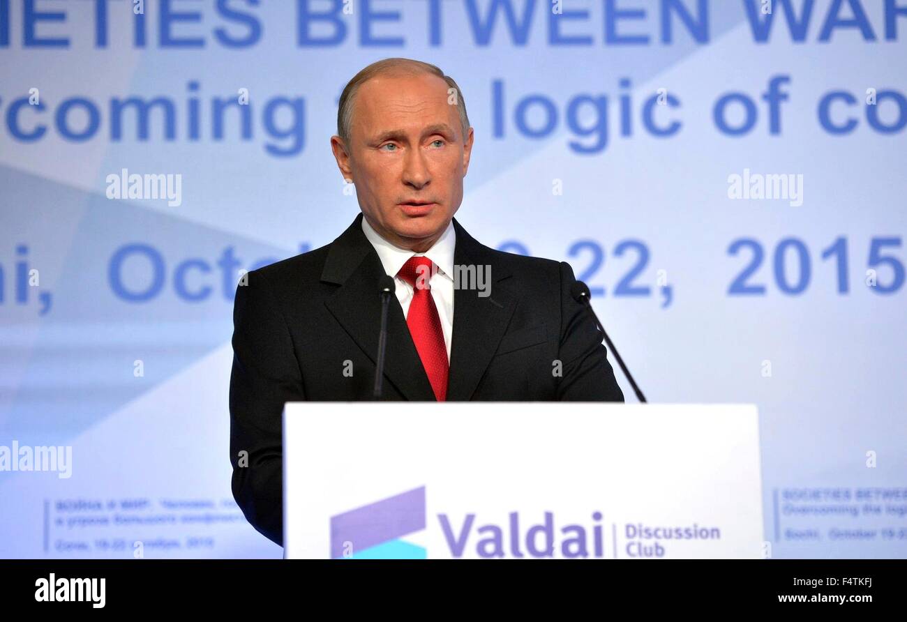 Russian president vladimir putin podium hi-res stock photography and ...
