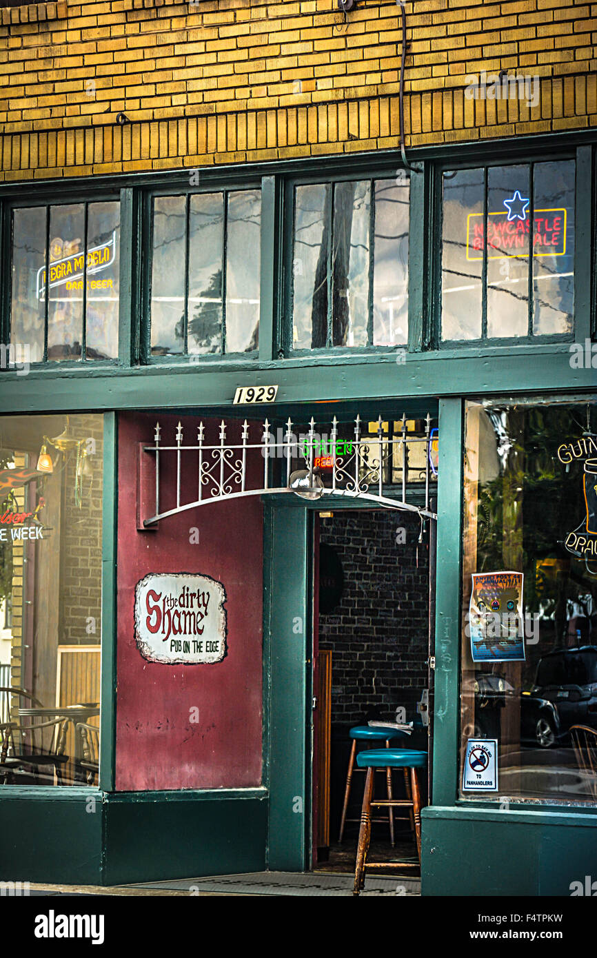 Cigar lounge hi-res stock photography and images - Alamy