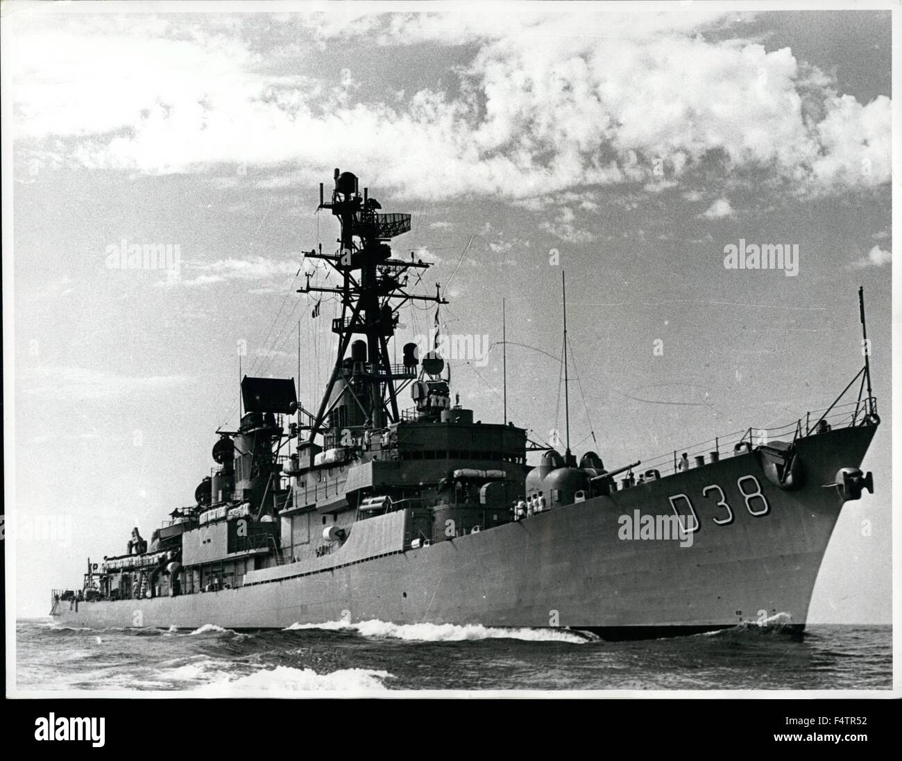 Guided missile destroyers hi-res stock photography and images - Alamy