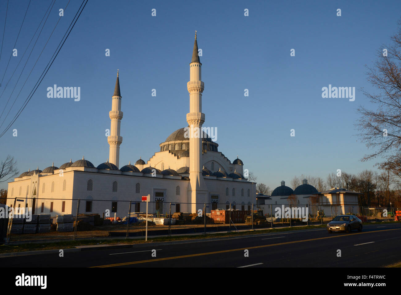 Mosque under construction in Lahnam, Md Stock Photo - Alamy