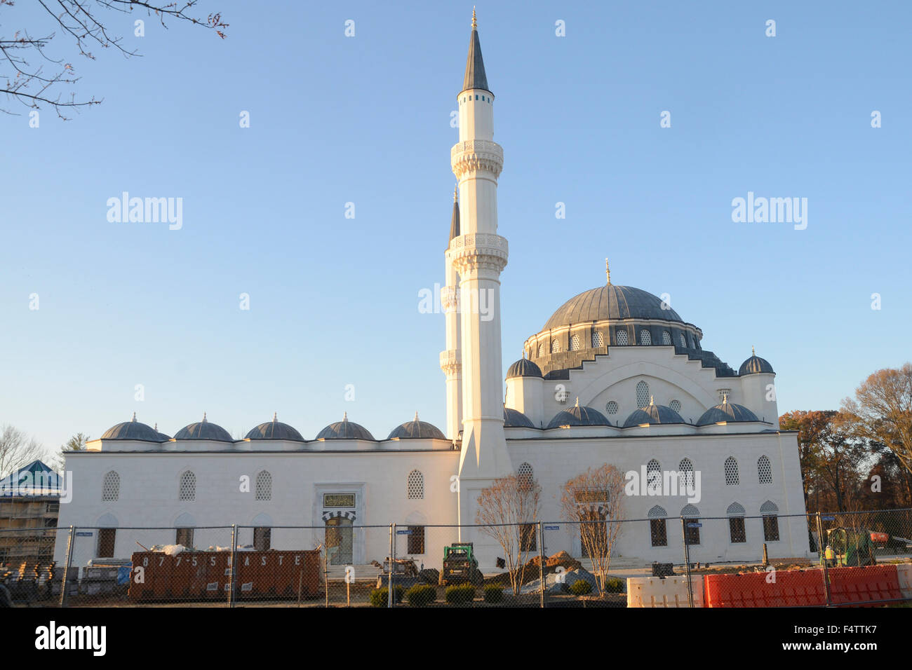 Mosque under construction in Lahnam, Md Stock Photo - Alamy