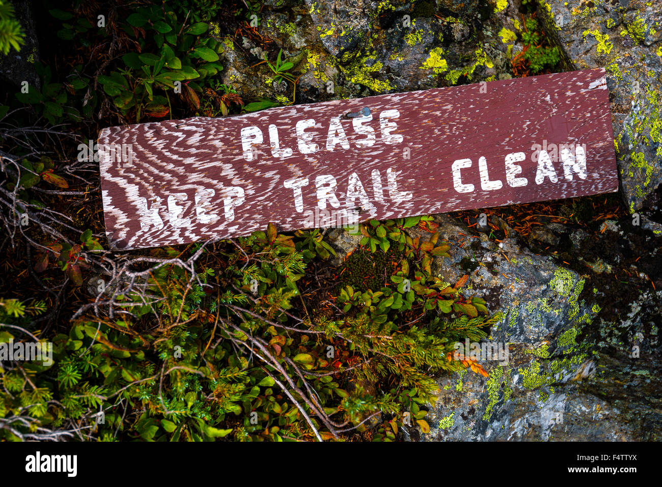 Clean Trail Sign Stock Photo - Alamy
