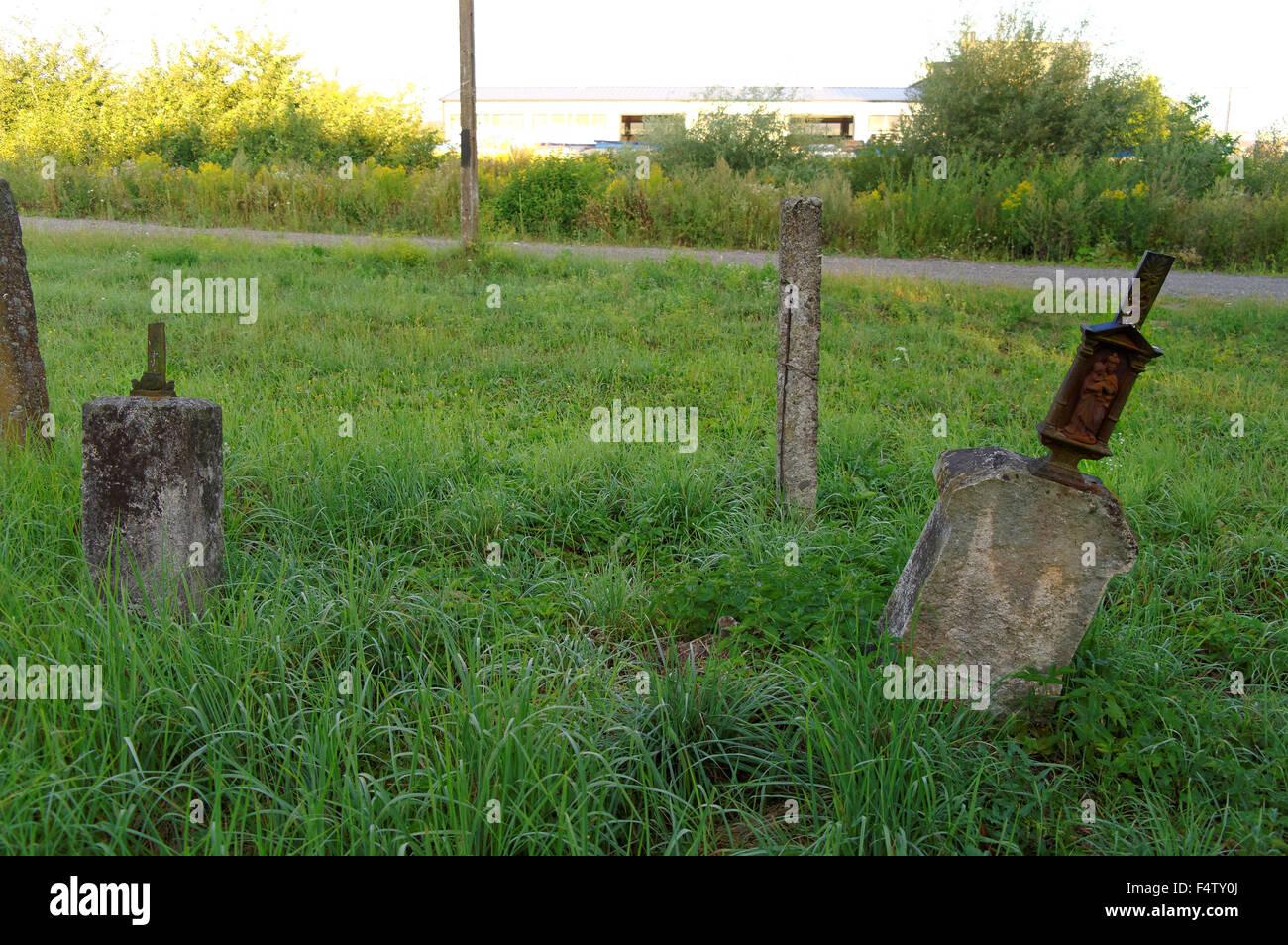 Old forgotten cemetery abandoned graves hi-res stock photography and ...