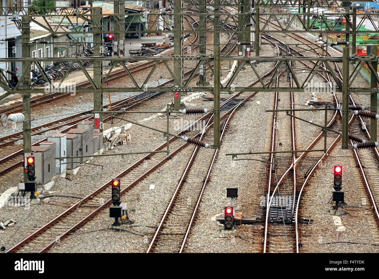 Railway light signals hi-res stock photography and images - Alamy