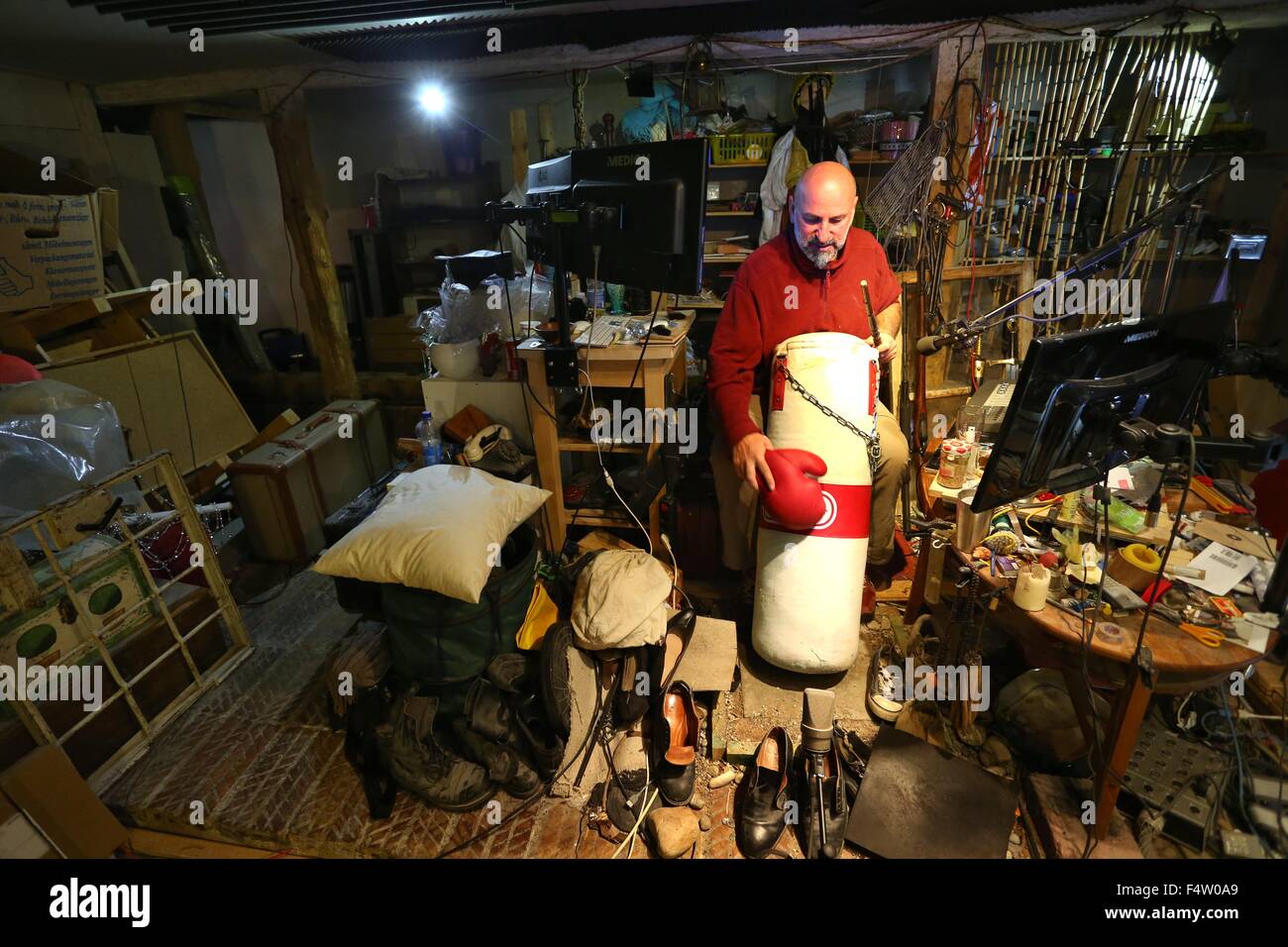Foley artist studio hi-res stock photography and images - Alamy