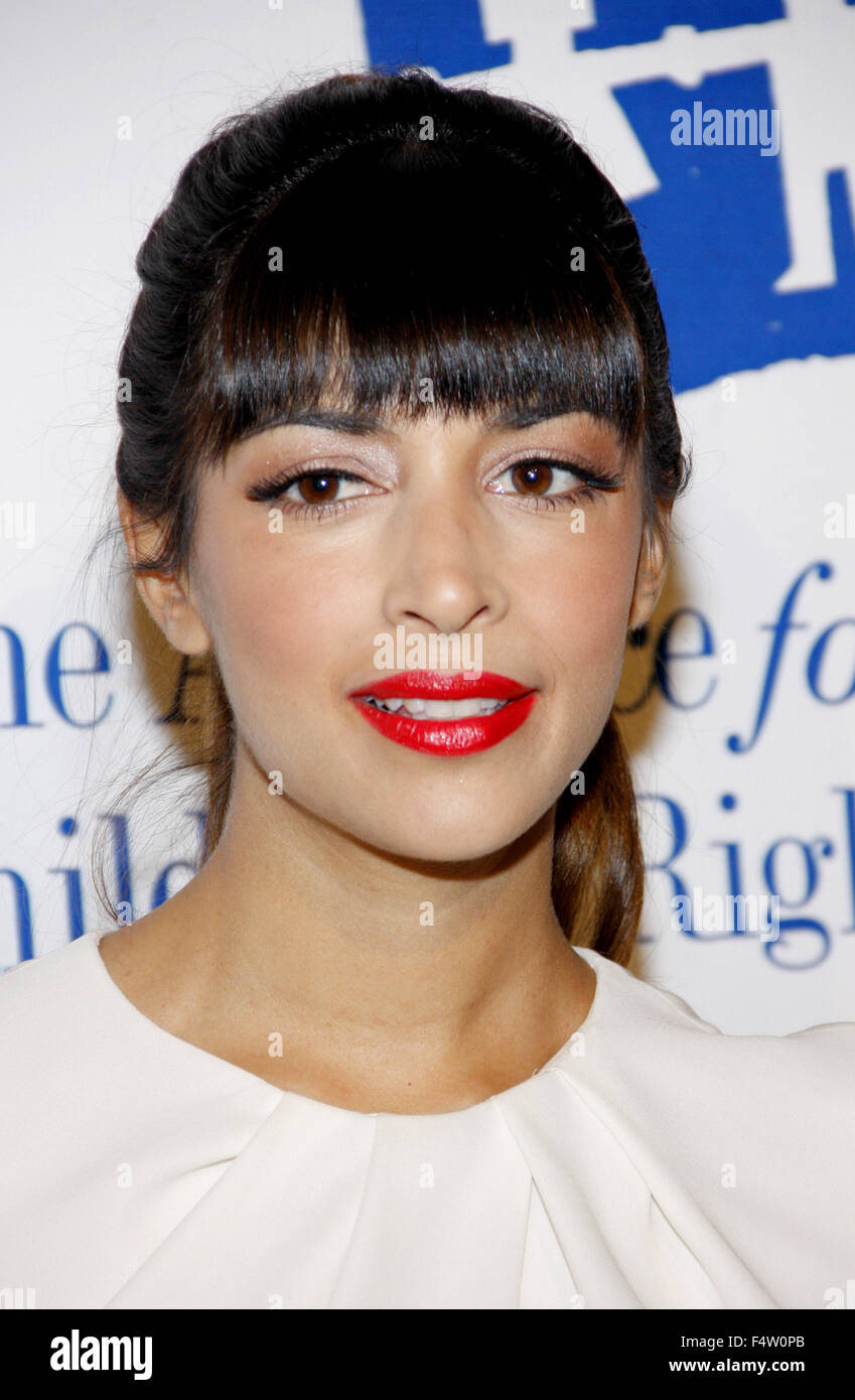 Hannah Simone Eye