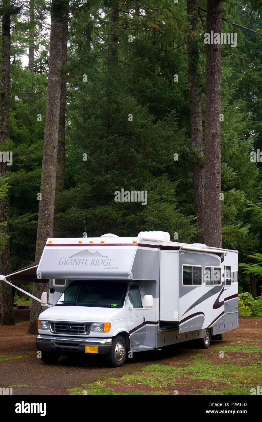Silver camper hi-res stock photography and images - Alamy