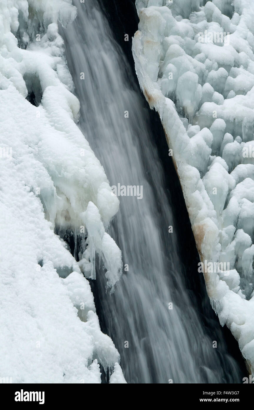 Frozen waterfall state park hi-res stock photography and images - Alamy