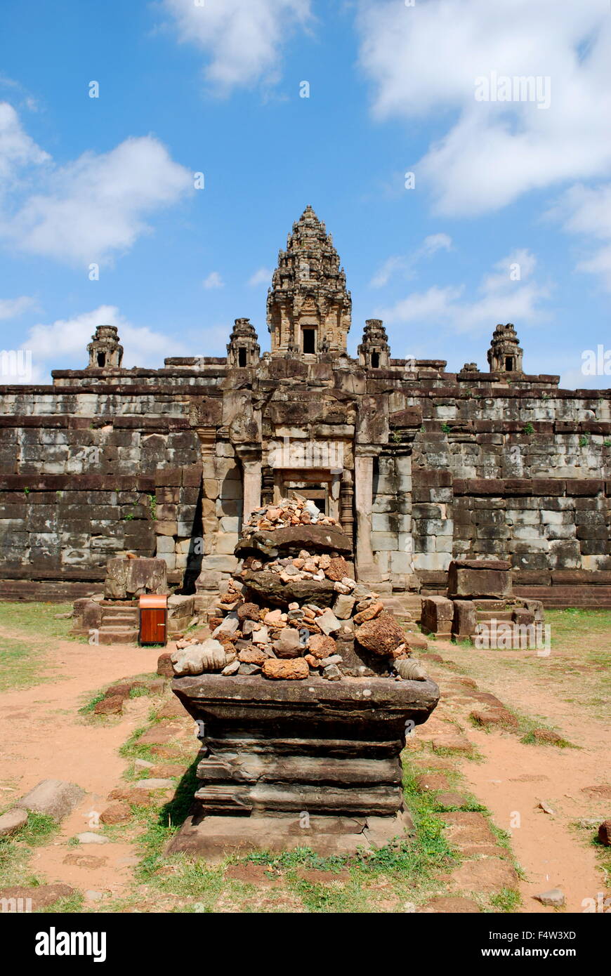 Roluos group temples hi-res stock photography and images - Alamy