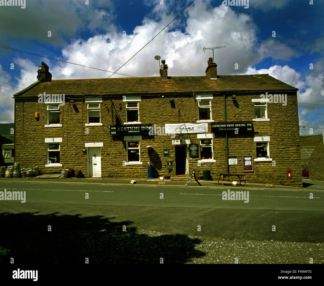 Station inn hi-res stock photography and images - Alamy