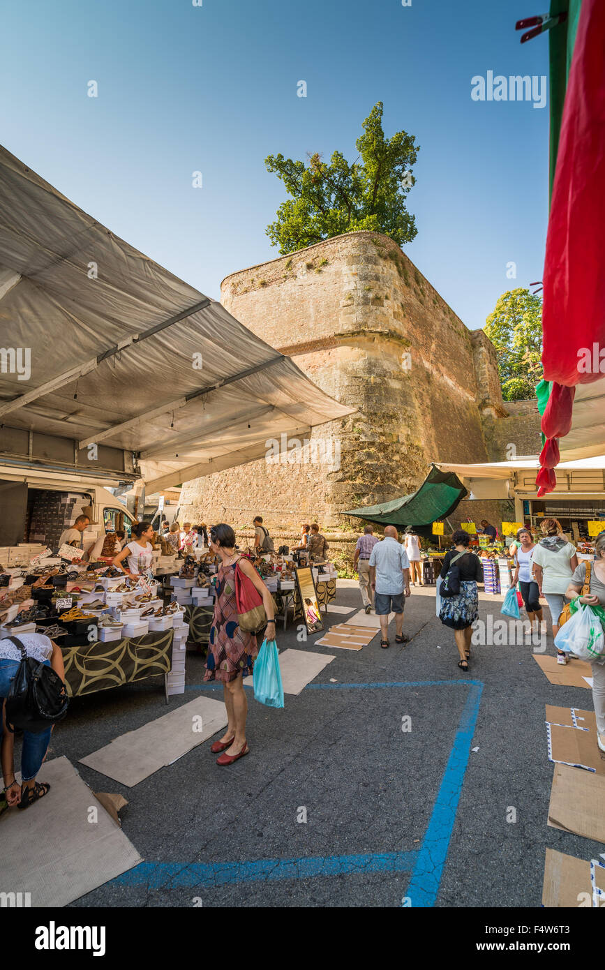 Market stalls , Siena, Tuscany, Italy, Europe Stock Photo - Alamy