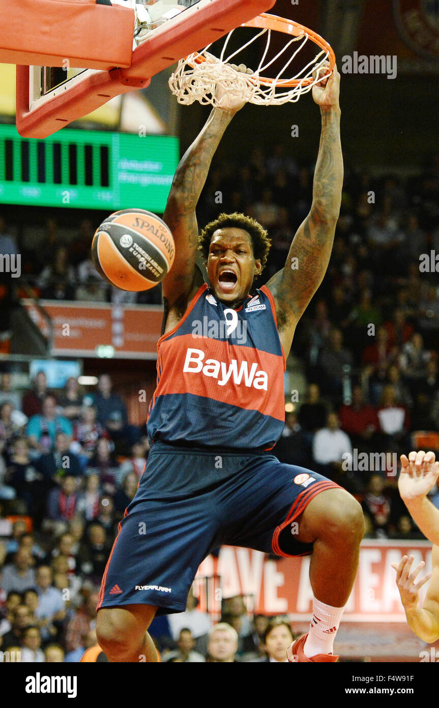 Munich, Germany. 22nd Oct, 2015. Munich's Deon Thompson in action ...