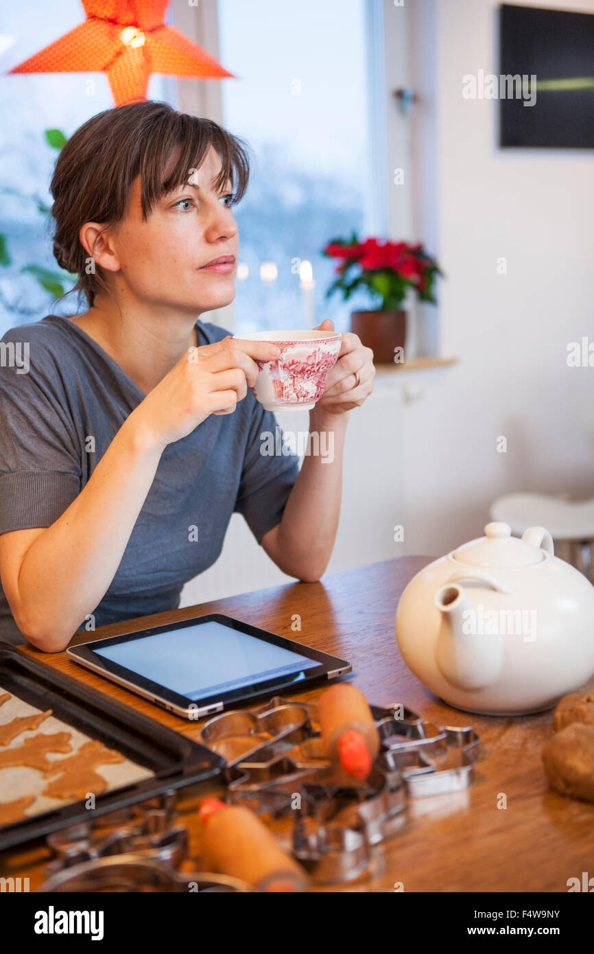 Table drinking tea hi-res stock photography and images - Alamy