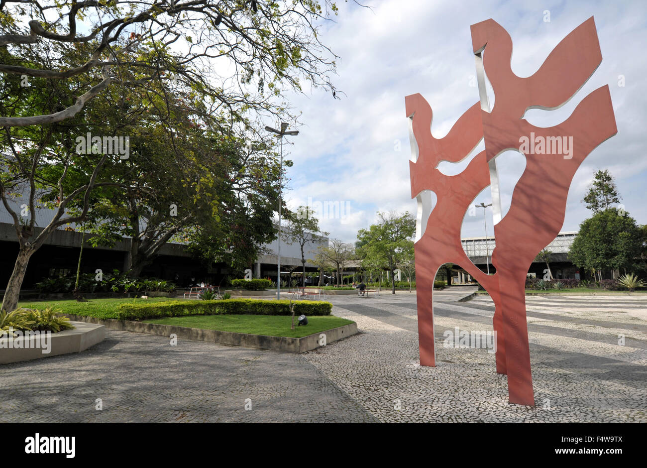 Rio de Janeiro, Brazil. 06th Oct, 2015. View of a sculpture on a square ...