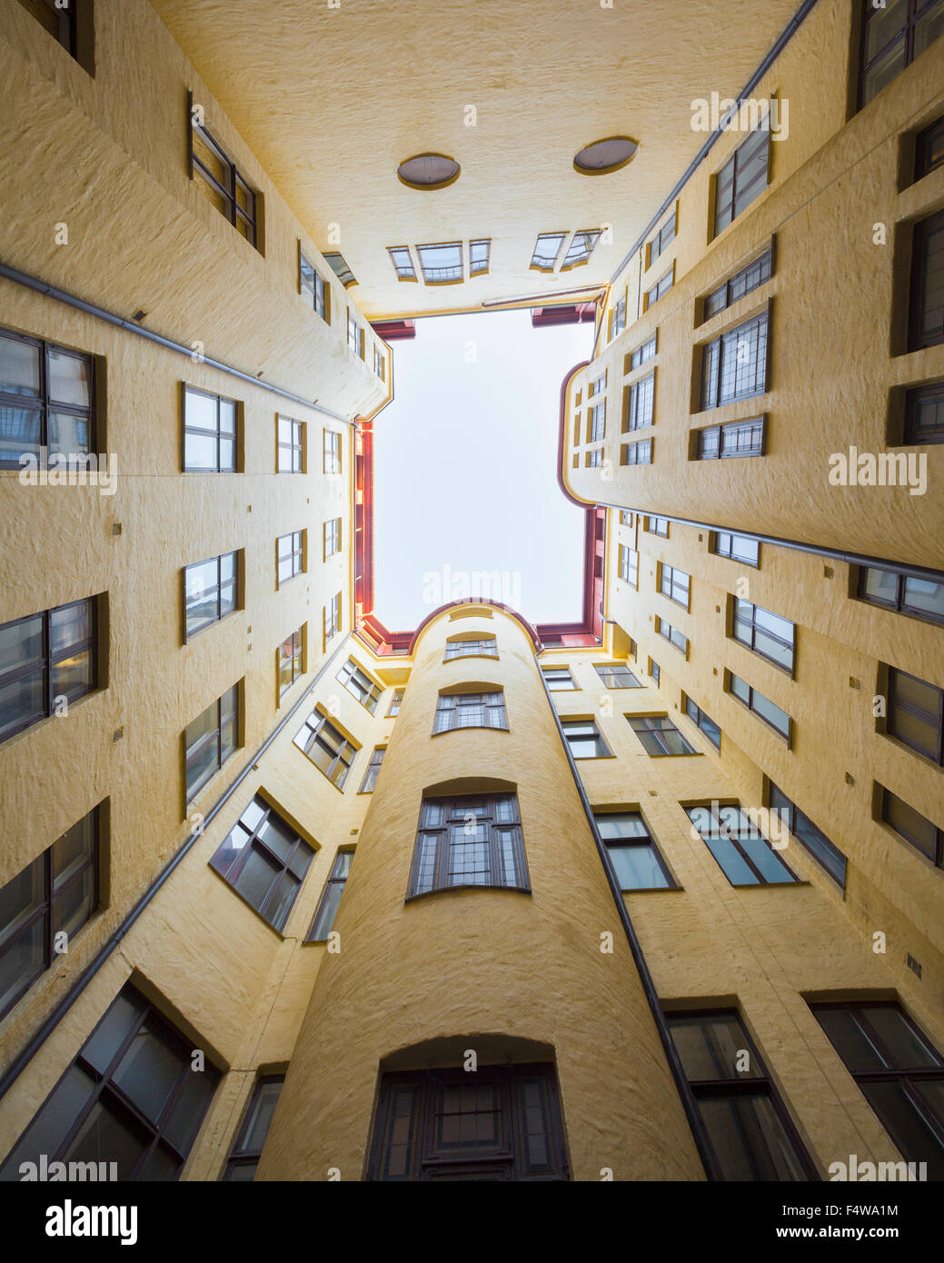 Square courtyard hi-res stock photography and images - Alamy