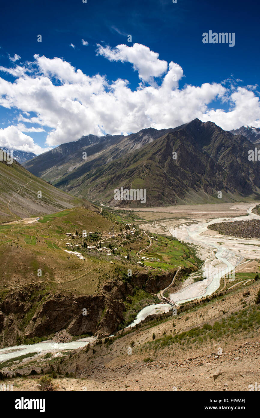 India, Himachal Pradesh, Lahaul and Spiti, Darcha town in valley beside ...