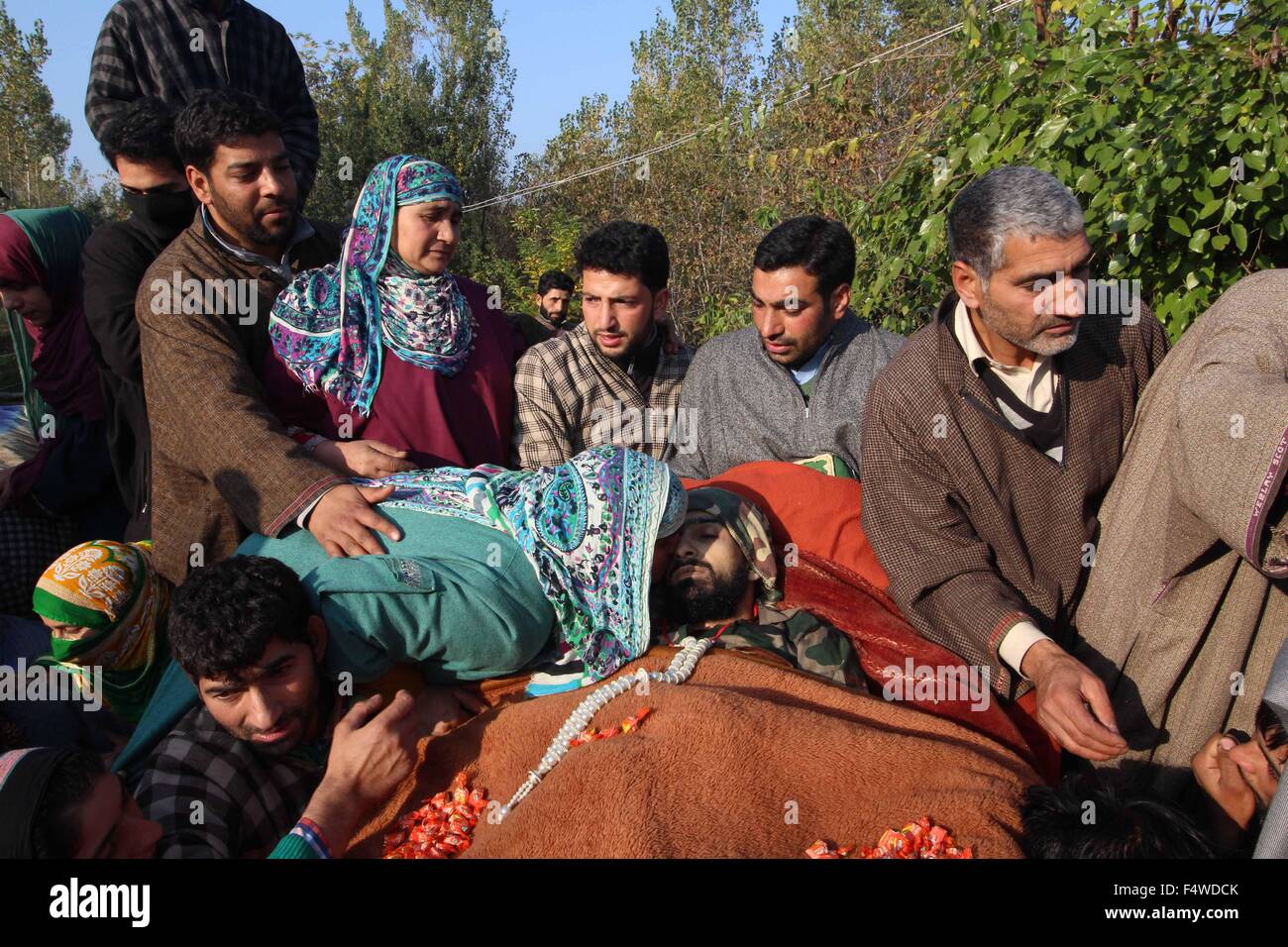 Shopian, India. 23rd Oct, 2015. (EDITORS NOTE: Image contains graphic ...