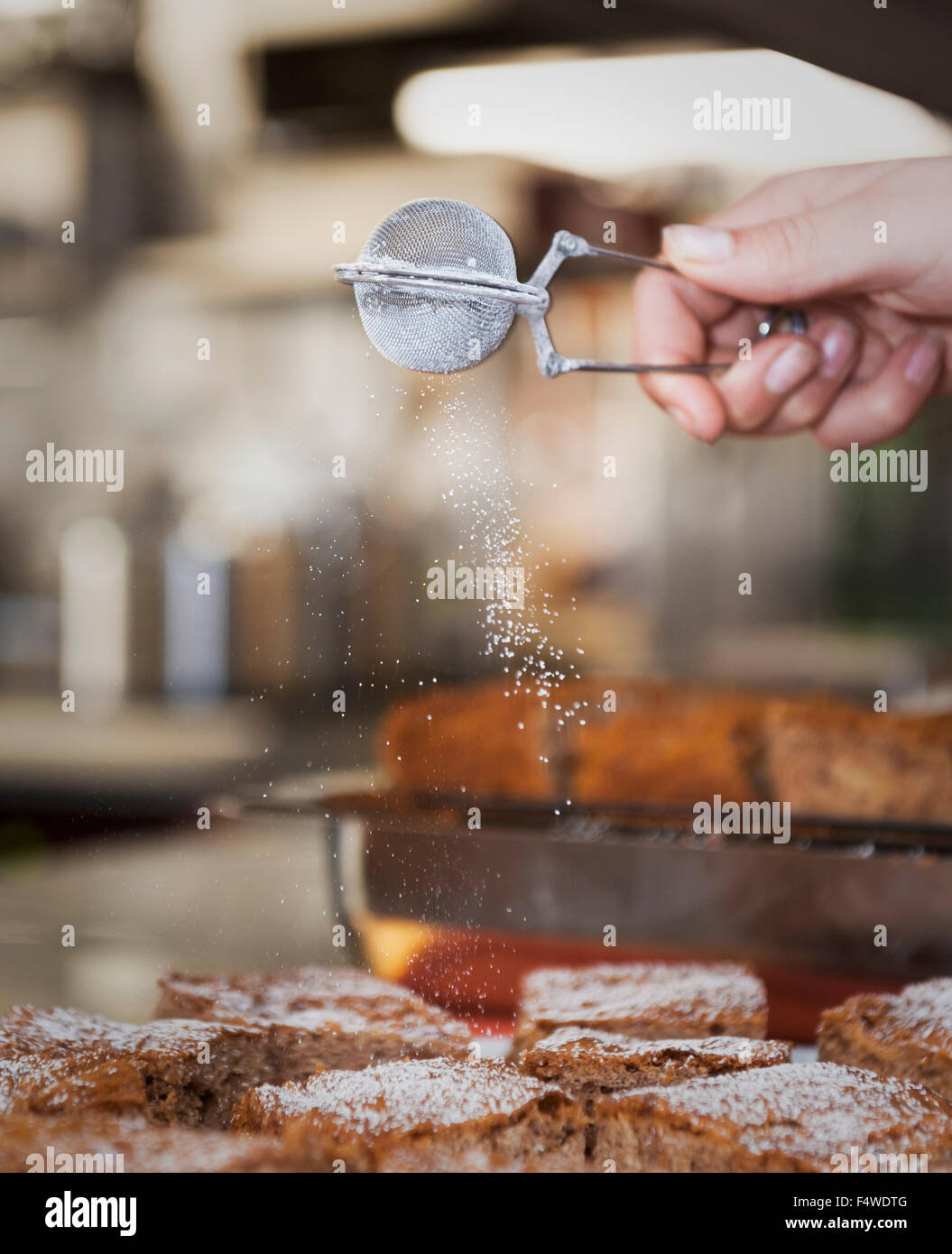 Sifting hi-res stock photography and images - Alamy