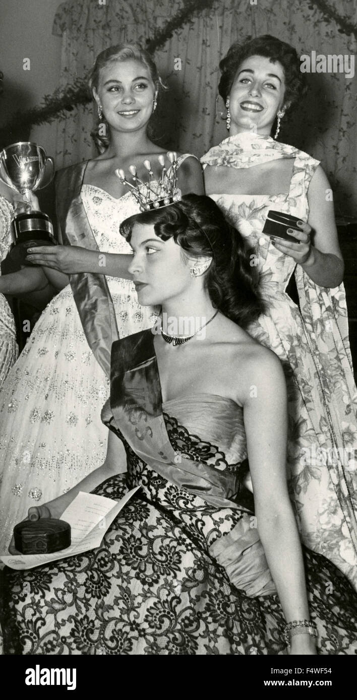 The winner Misses Italia Bruna Vecchio, Anna Carniti, and Elena Fancera ...