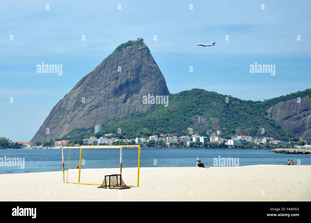 View of Flamengo beach and the Baia de Guanabara in Rio de Janeiro ...