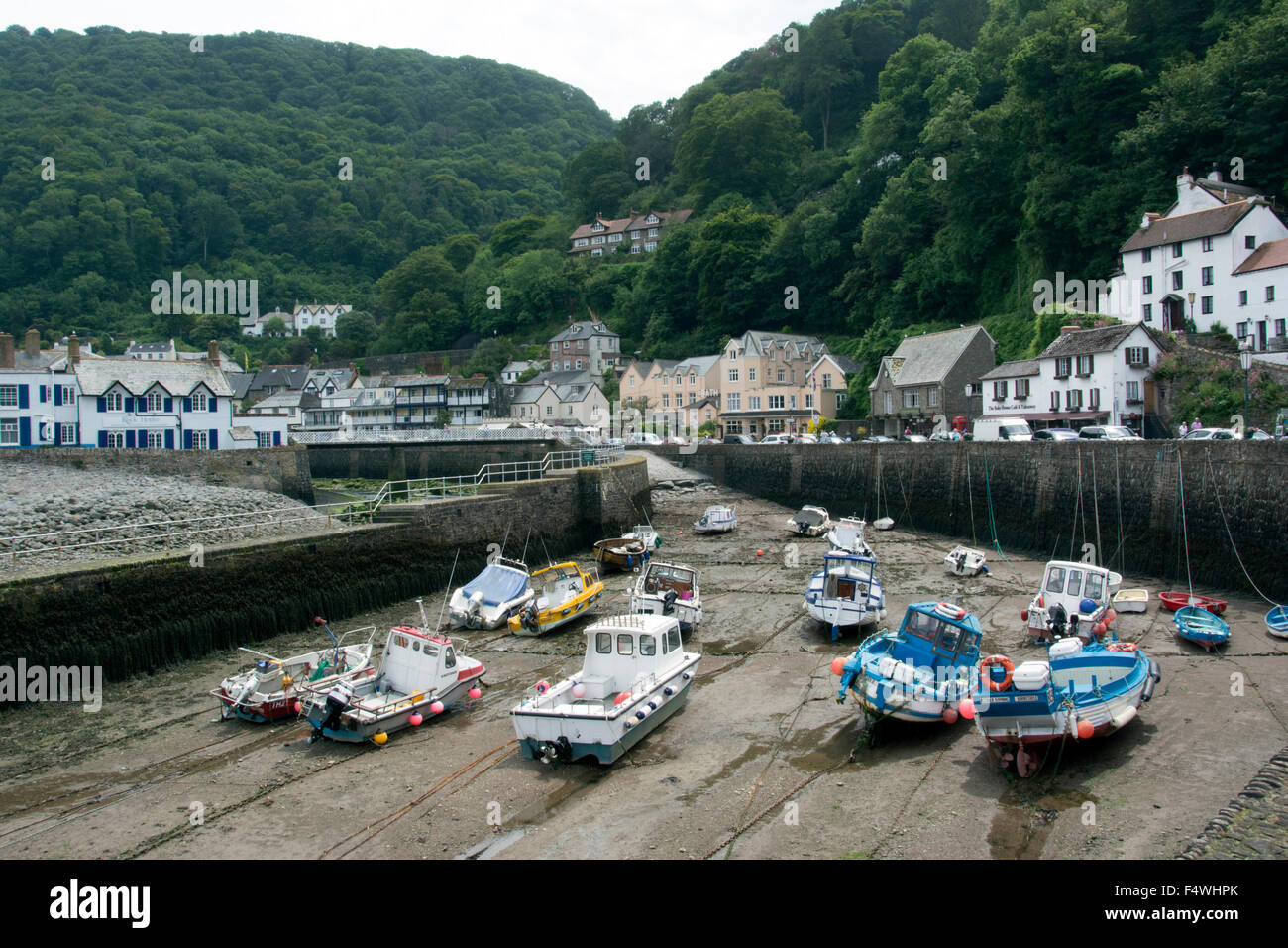 DEVON; LYNMOUTH TOWN AND RIVER LYN AT LOW TIDE Stock Photo - Alamy