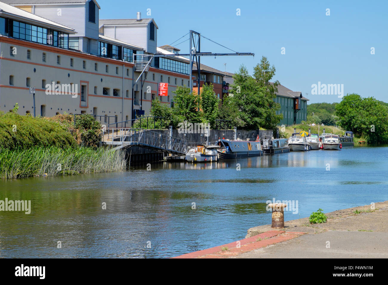 Quayside capstan hi-res stock photography and images - Alamy