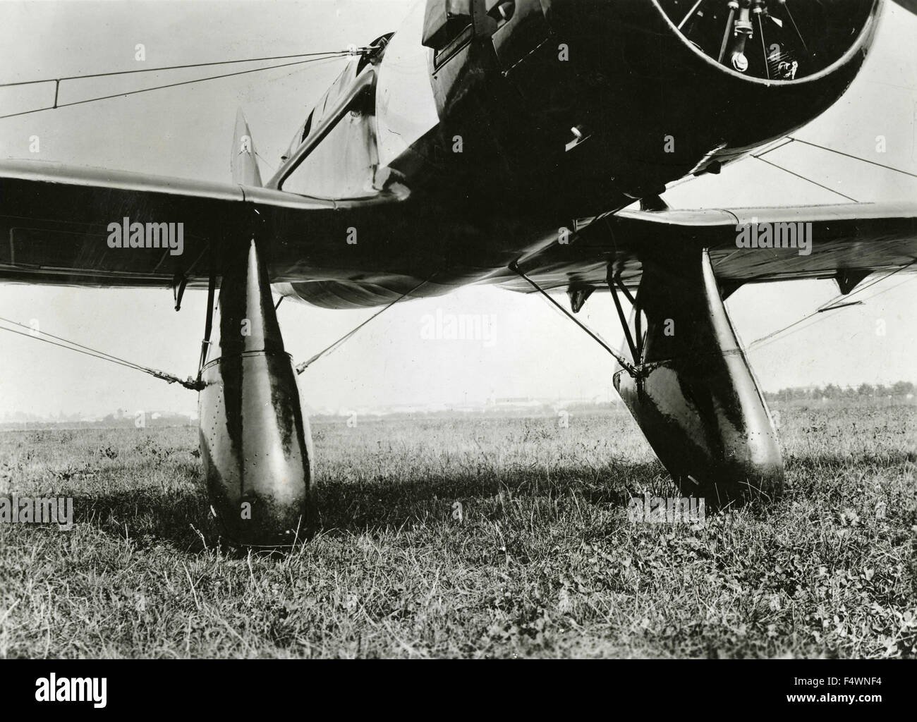 The light aircraft Breda B42, details of the engine and undercarriage ...