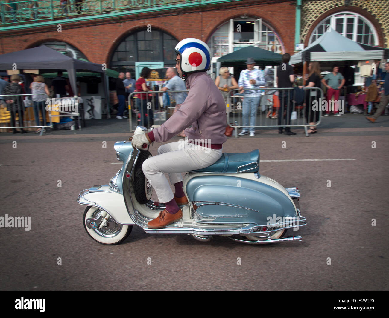 Mods in brighton 1960s hi-res stock photography and images - Alamy