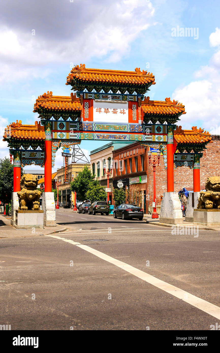 Old Town Chinatown entrance gate on NW 4th Avenue and Burnside in ...