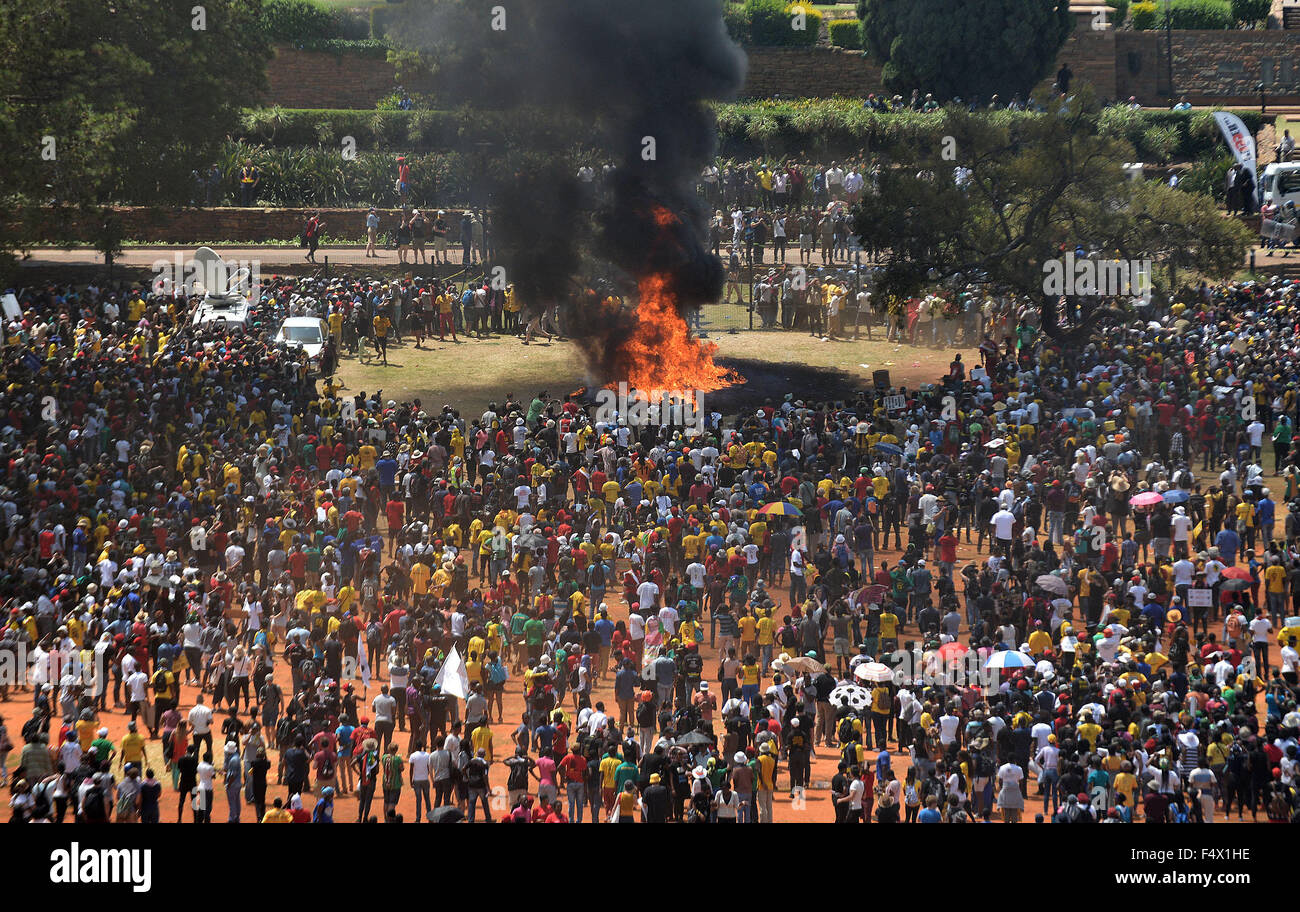 Feesmustfall hi-res stock photography and images - Alamy